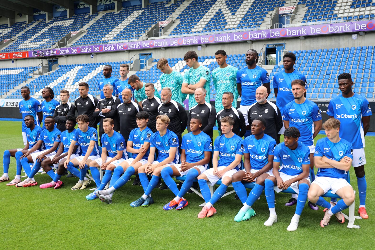 BEKIJK: Fotoshoot KRC Genk 2024/2025 - Voetbalbelgie.be